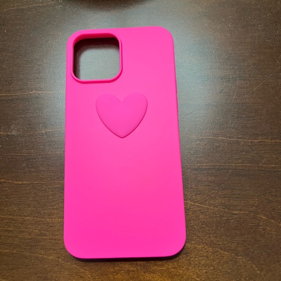 Isla Rae | Cell Phones & Accessories | Nwot Isla Rae Neon Pink Heart ...